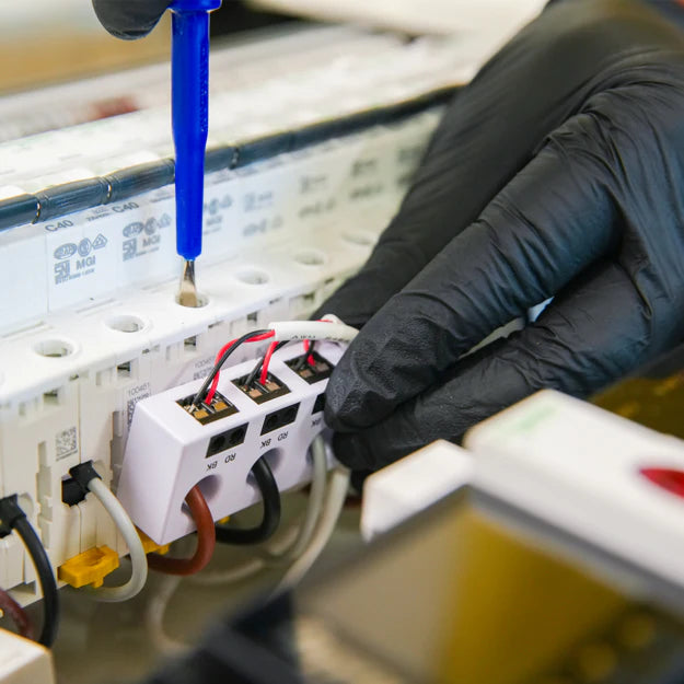 Shelly Pro 3EM-3CT63 – DIN-Rail Smart 3-Phase Energy Meter (63 A CT ...